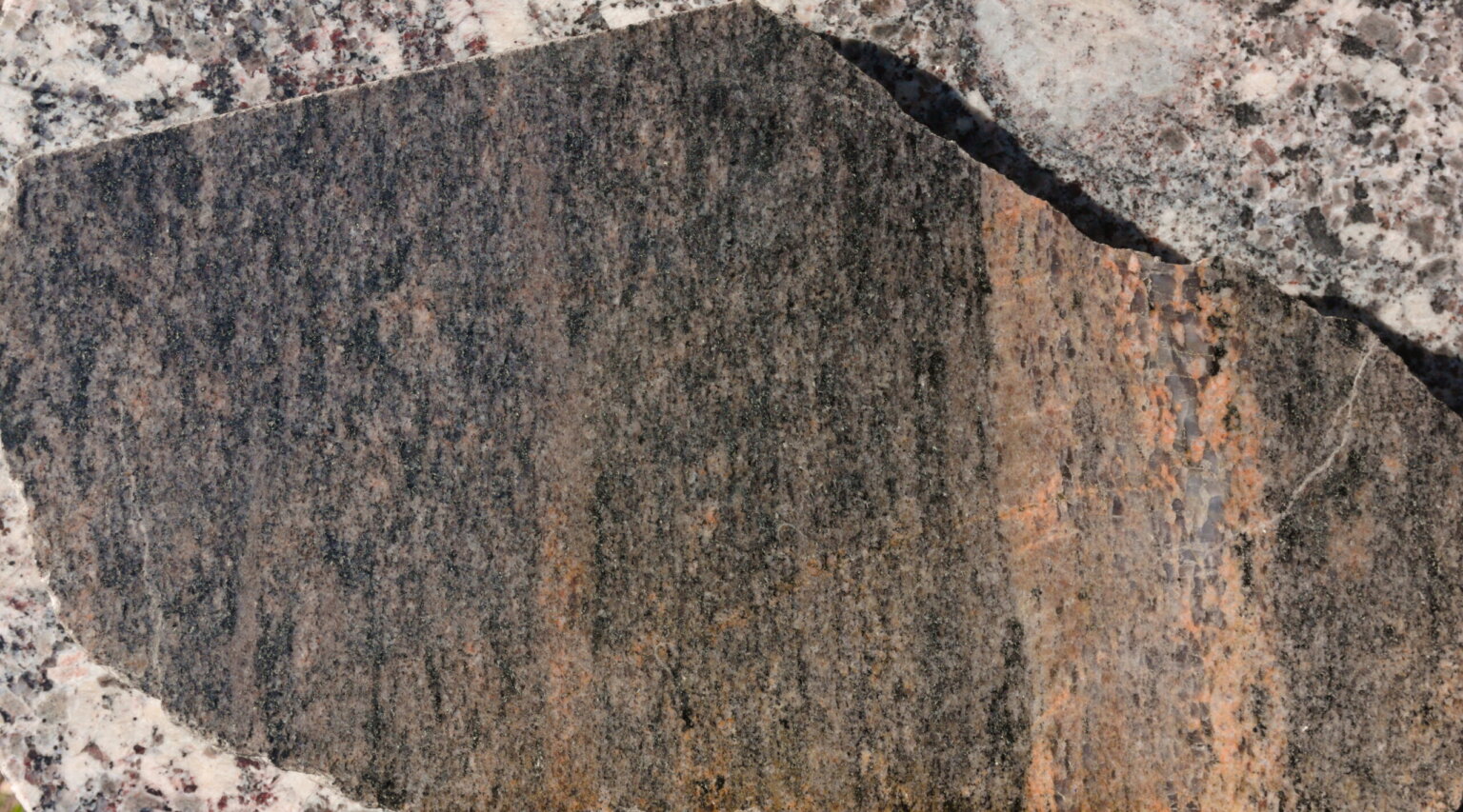 Gneiss: Characteristics, Formation and Identification