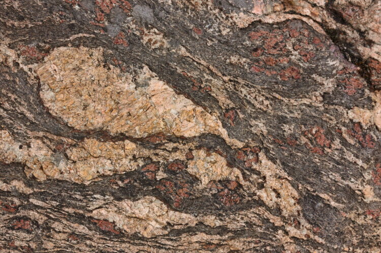 Garnet Minerals – Types, Colors, and Rocks Where They Form